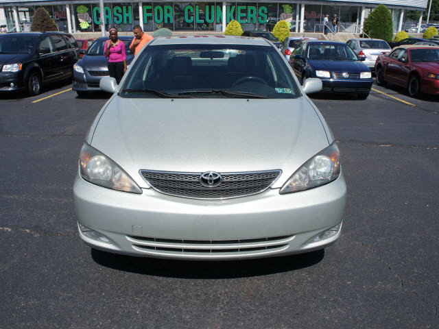 toyota camry 2002 silver sedan se gasoline 4 cylinders front wheel ...