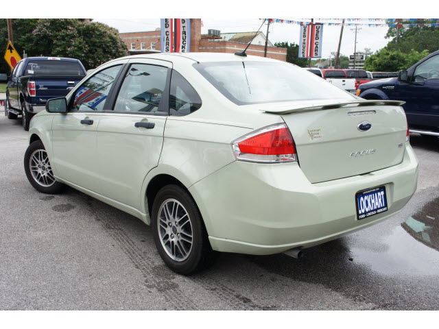 ford focus 2011 light green sedan se gasoline 4 cylinders front wheel ...