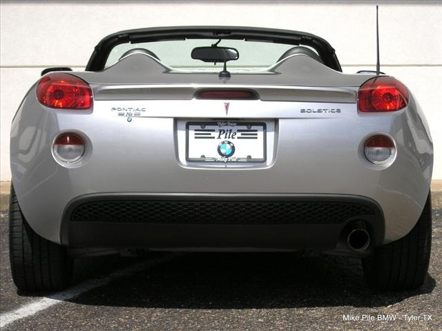 pontiac solstice 2009 silver gasoline 4 cylinders rear wheel drive ...